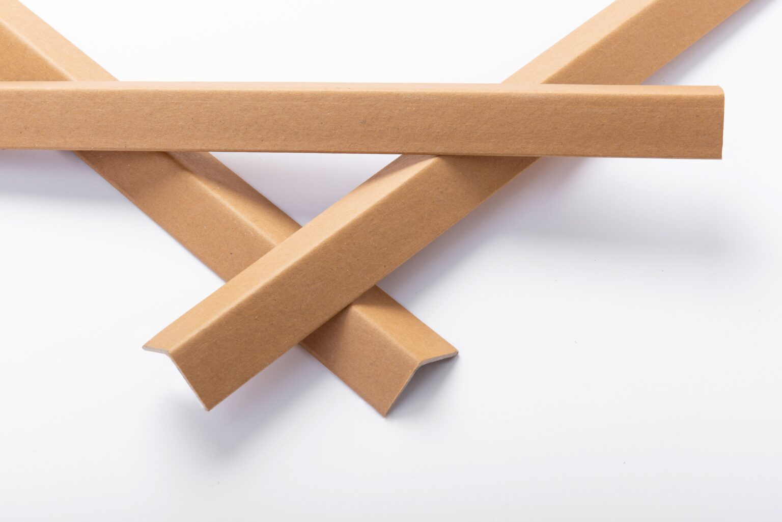 The Essential Role of Edge Protectors in Pallet Stabilization - Orange ...
